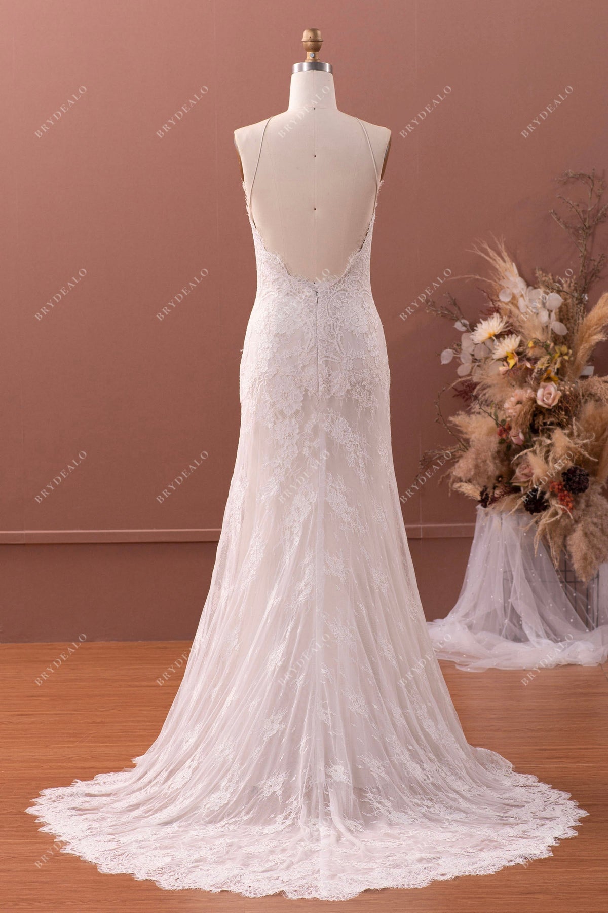 Vintage Halter Neck Designer Lace Vintage Halter Neck Mermaid Wedding ...